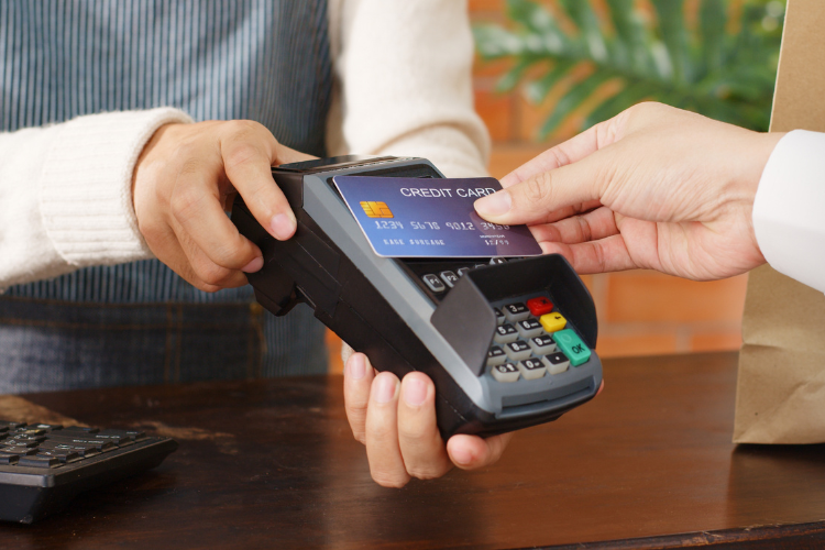 This Credit Card Tip Can Help You With Large Purchases - MoneyPail